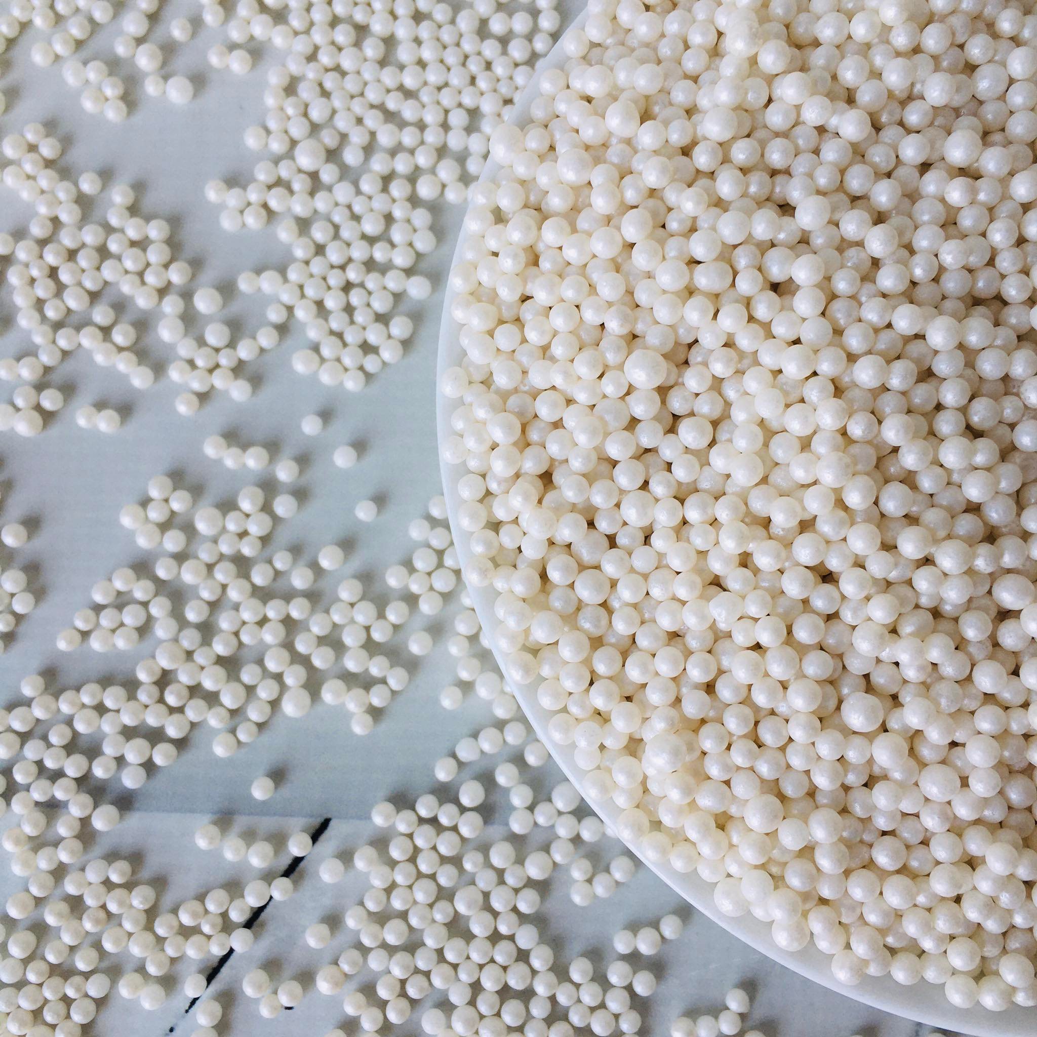 SUGAR PEARLS - 3mm Polished WHITE / Candy beads (20g)